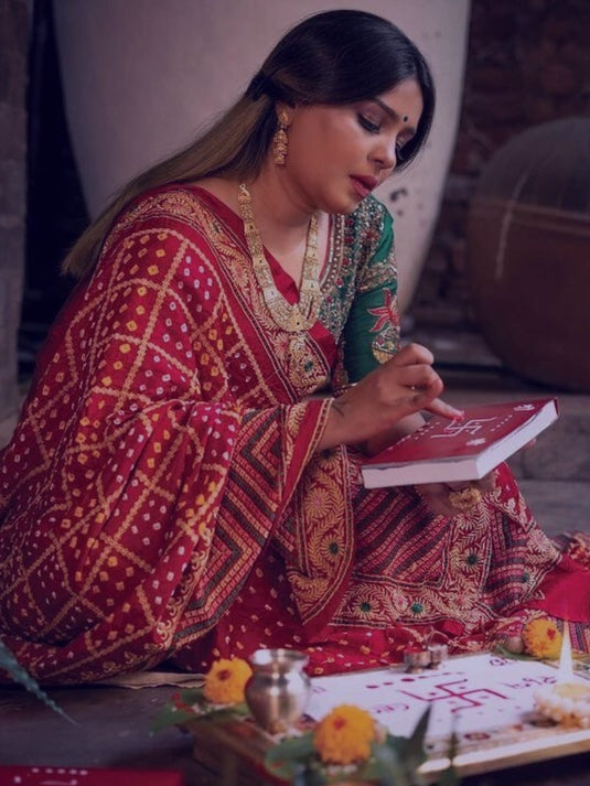 Gharchola – Lazree Sarees